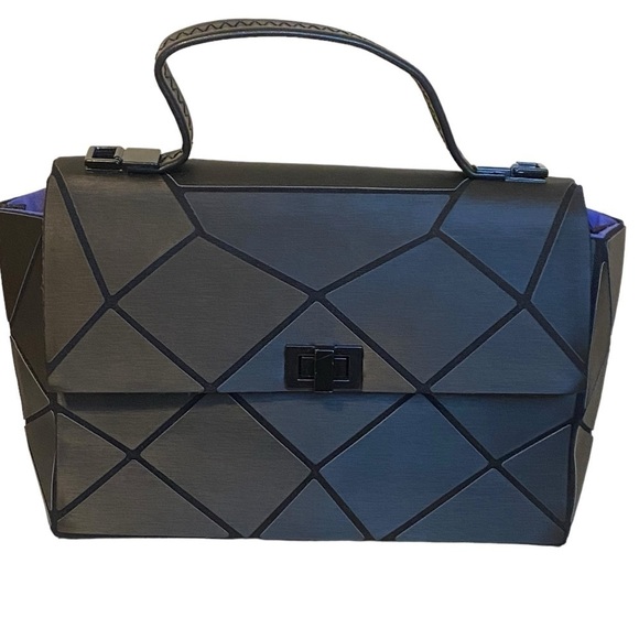 Patrizia Luca | Bags | Patrizia Luca Blackgray Geometric Twist Lock ...